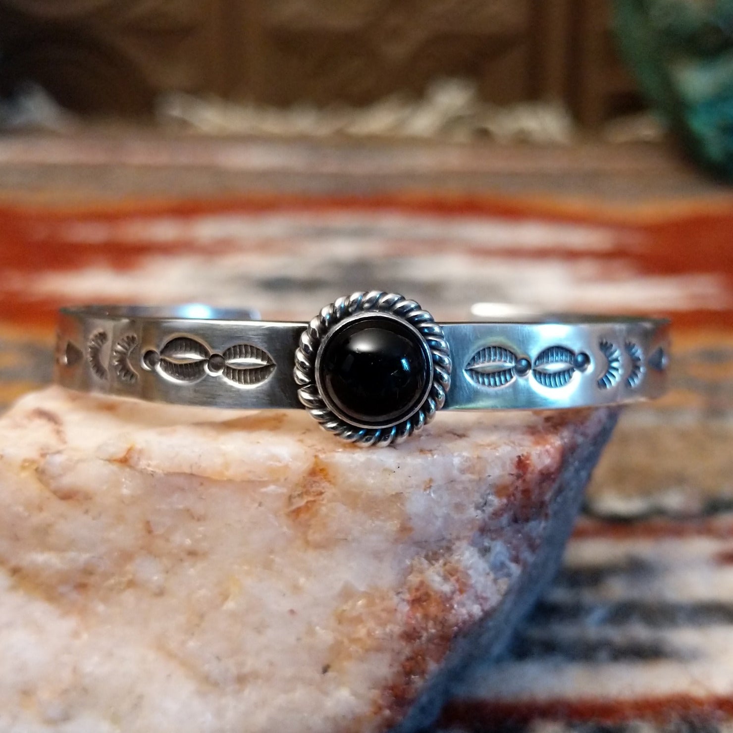 Black Onyx Circle Cuff by Fred Guerro Jr. GJ-BRC-0177 – Arlene's