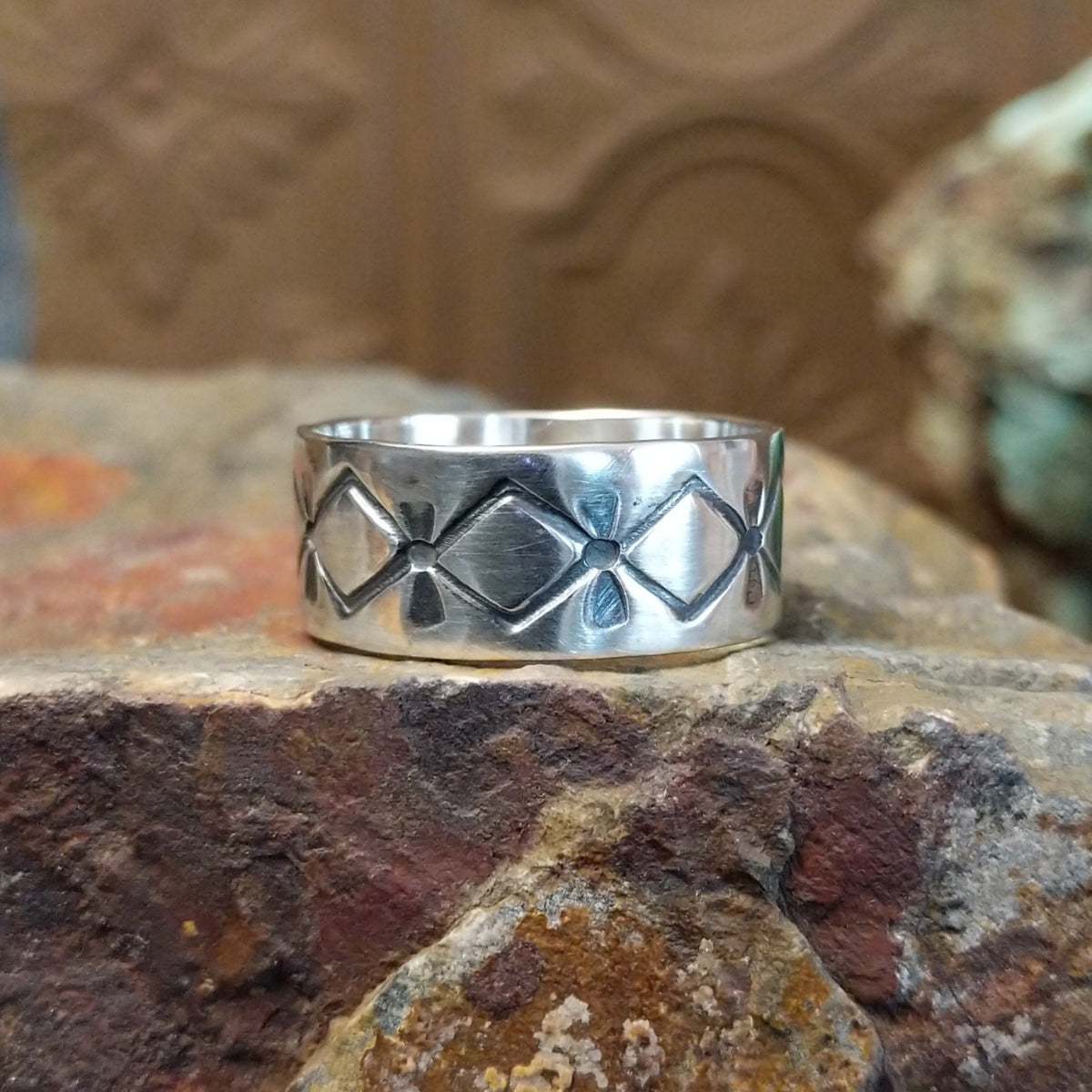 Diamondback Design Stamped Silver Ring by R. Grace GJ-RNG-0002 Various ...